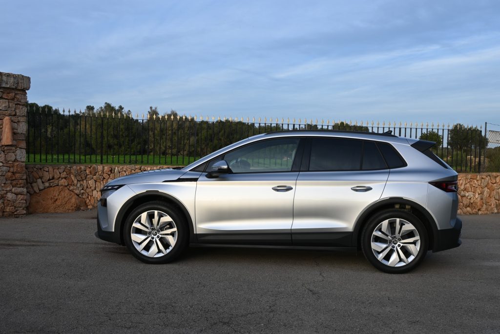 Skoda Elroq 85x debiutuje w Polsce. Elektryczny SUV z napędem 4×4 ...